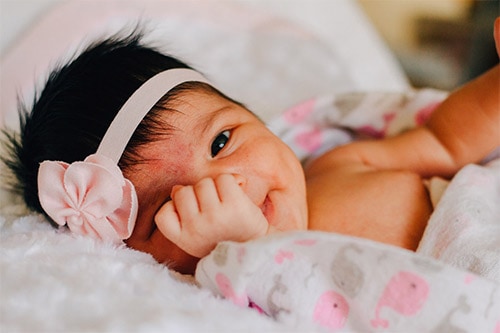 Pigenavne [2022 idéer] - Find populære og specielle pigenavne